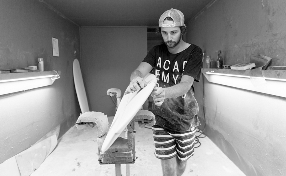 オーストラリアのNoosaにてAndrew Warhurst手がけるスタイルとディテールにこだわった伝統的なハイエンドサーフクラフトFine ...